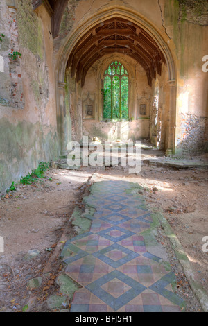 The derelict St. Peters Church at North Burlingham in Norfolk Stock ...