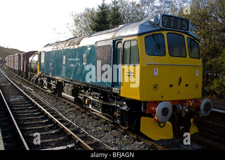 Class 25 Bo Bo Diesel Locomotive, BR Two Tone Green Livery Stock Photo ...