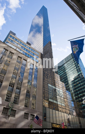 The Tiffany & Co., and Trump Tower on Fifth Avenue with holiday ...