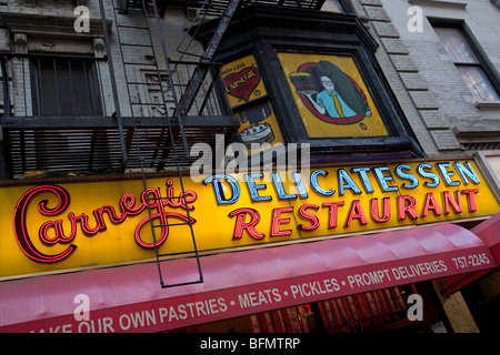Neon Carnegie Deli Sign Stock Photo - Alamy