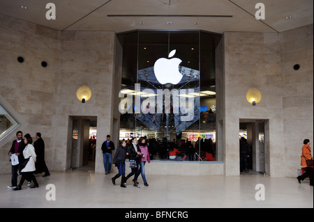 Apple Store in Louvre Museum,Paris France Stock Photo - Alamy