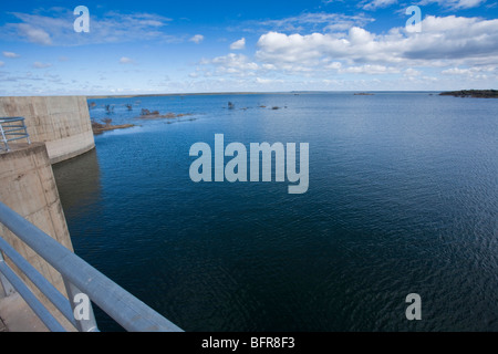 Massingir dam on the Limpopo River Stock Photo - Alamy