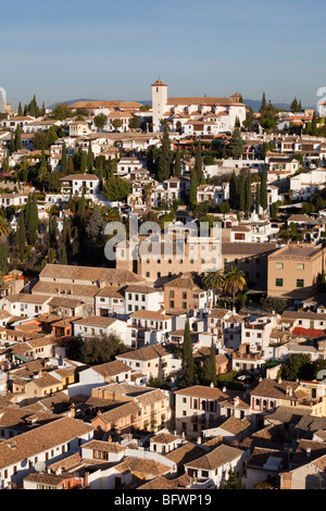 Spain, Granada, Albayzin, old muslim quarter with the Alhambra in the ...