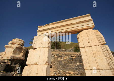 Beth Shean, ruins of the Roman-Byzantine city Scythopolis, Tel Beth ...