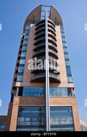 Modern high rise flats at new development Stock Photo - Alamy