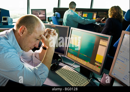 Office operator stress at the computer Stock Photo - Alamy