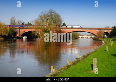Brunel brick built railway bridge spanning the River Thames at ...