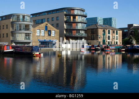London canals and Kings Cross Stock Photo - Alamy