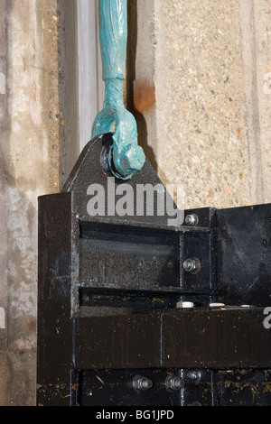 new sluice gate metal engineering winch rollers Stock Photo - Alamy