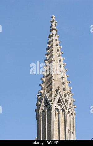 Ypres Cloth Hall (Dutch: Lakenhal or Lakenhalle) at night in Ypres ...