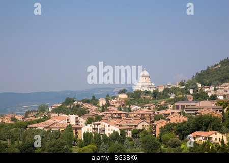 Italy, Europe, Umbria, Todi, landscape, field, meadow, trees, spring ...