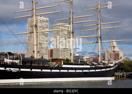 Moshulu Sailing Ship, Penns Landing, Waterfront District, Philadelphia ...
