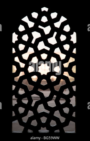 A lattice jaali style window in the chamber of Humayan's Tomb in Delhi ...