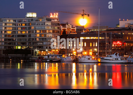 Christmas lights around downtown Victoria-Victoria, British Columbia ...