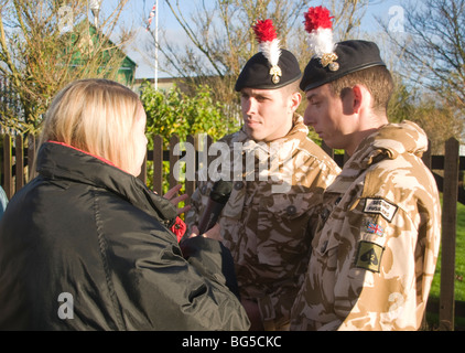 British Soldiers being interviewed by the press Stock Photo - Alamy