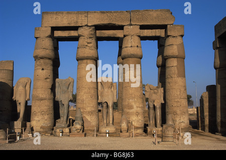 Temple of Luxor. Smooth shaft columns with closed papyrus capitals of ...