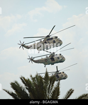A Qatar Emiri Air Force helicopter and a U.S. Air Force B-1B Lancer ...