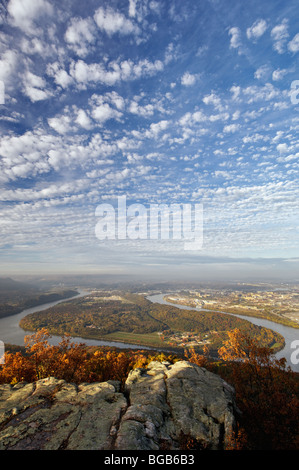 View of Moccasin Bend in the Tennesse River and the City of Chattanooga ...