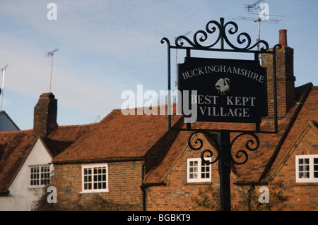 'Buckinghamshire Best Kept Village' sign, High Street, Marlow ...