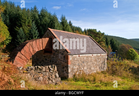 Byre Arch, The Striding Arches, sculpture by Andy Goldsworthy, Dumfries ...