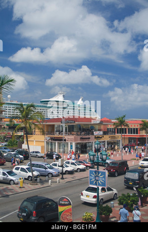 Royal Plaza shopping mall, Oranjestad, Aruba, Dutch Caribbean Stock ...