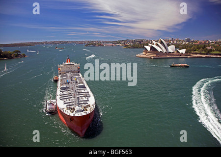 Oil tanker in Sydney Harbour, Australia Stock Photo - Alamy
