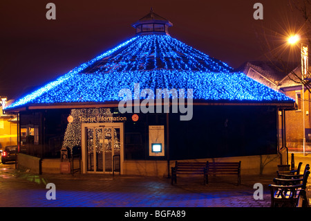 Christmas time in Chesterfield town center at night with decorations ...