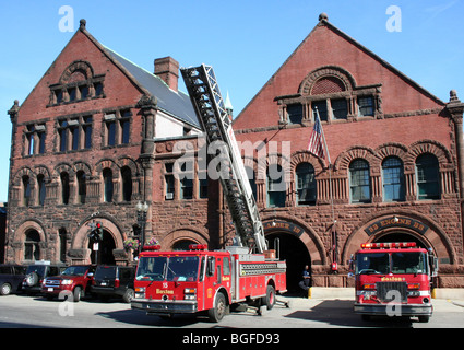 Engine 8 and Ladder 1 Boston Fire Department Stock Photo - Alamy