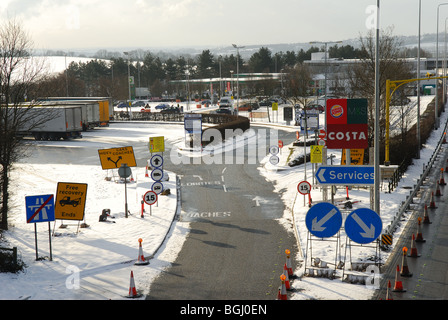 M1 Motorway Service 'trowell j26 Stock Photo - Alamy