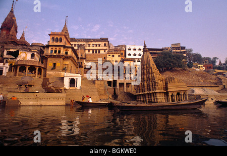 Submerged Ratneshwar Mahadev Mandir temple at Scindia Ghat, Varanasi ...