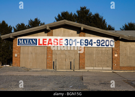 A vacant retail location Stock Photo - Alamy