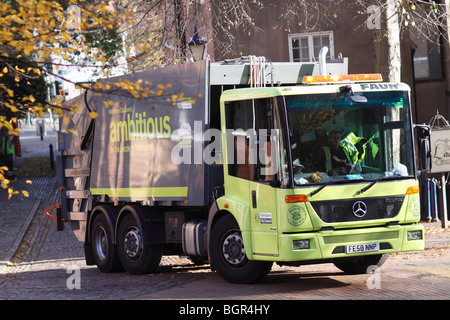 Variopress waste disposal lorry run by Nottingham City Council. refuse ...