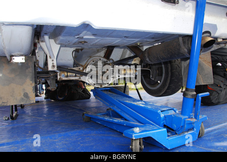 Watt's linkage on rear axle of Ford Escort Mk 1 BDA Stock Photo - Alamy
