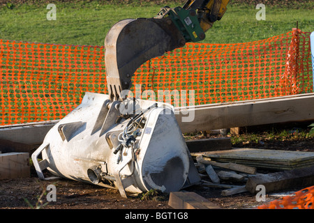 Detail of industrial excavator working on construction site Stock Photo ...