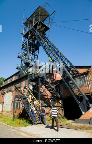 Pit and lift, miners, elevator Coal Mine museum, shaft, mineshaft Stock ...