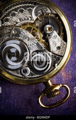 Inner workings of a vintage pocket watch Stock Photo - Alamy