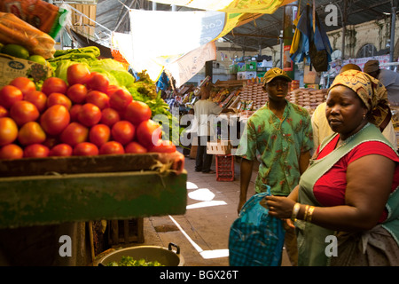 Africa, Mozambique, Maputo. Food stand in market Stock Photo - Alamy