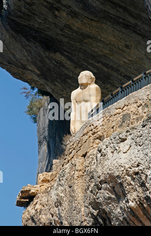 Statue of Cro Magnon Man Les Eyzies France Stock Photo - Alamy