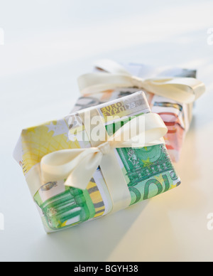Money key gift Stock Photo - Alamy