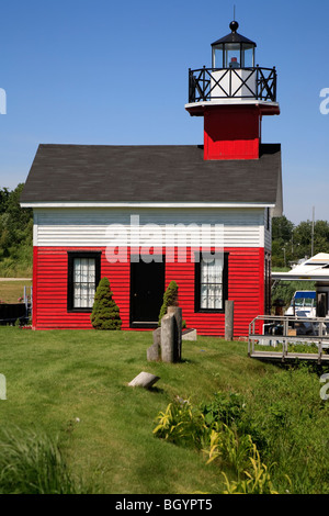 A scale replica of the 1859 Kalamazoo River Lighthouse, built in 2002 ...