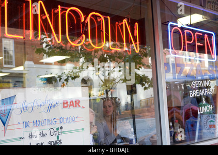 Lincoln House Restaurant Bar & Deli, Washington DC, USA Stock Photo - Alamy