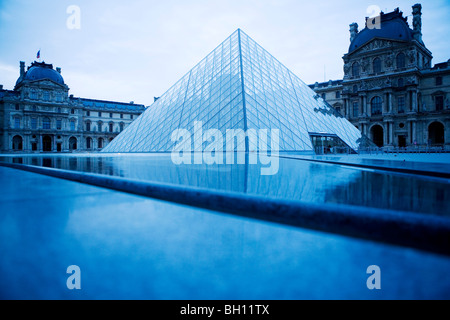 Louvre Pyramid, Paris, France Stock Photo - Alamy