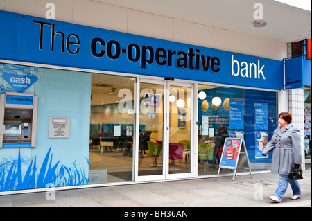 The co-operative Bank ATM machine, The Broadway, Thatcham, Berkshire ...