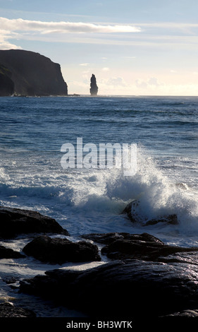 Am Buachaille sea stack and Sandwood Bay, Sutherland, NW Scotland Stock ...