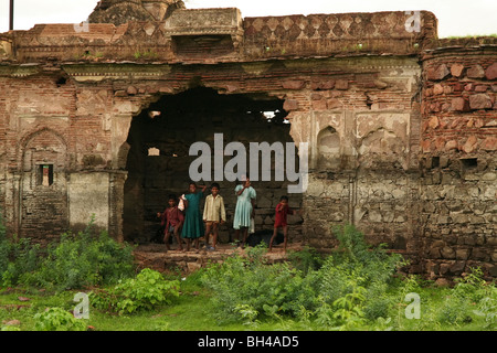 Datia India Kids Madhya Pradesh Villagers Work Stock Photo - Alamy