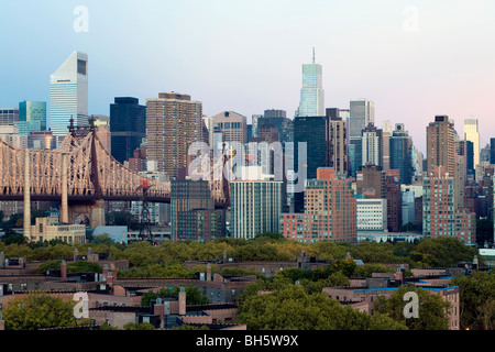Queensboro Bridge, Manhattan skyline viewed from Queens, New York USA ...