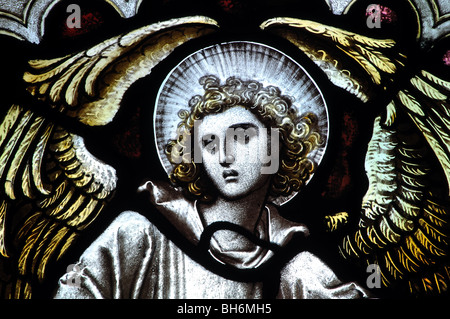 Angel stained glass, St. James Church, Snitterfield, Warwickshire ...