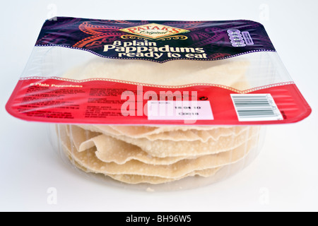 Pataks original 8 plain pappadums Stock Photo - Alamy