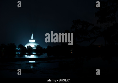 A beautiful view of Ruwanweliseya at Anuradhapura Sri Lanka Stock Photo ...