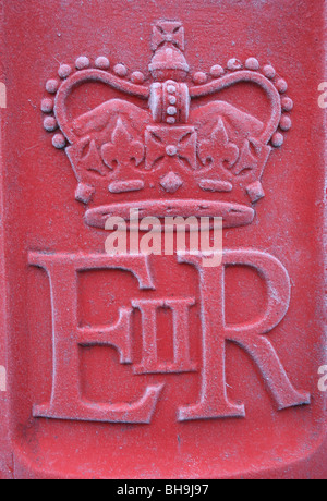 Royal Mail Post Box Insignia - London Stock Photo - Alamy